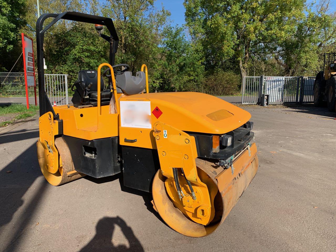 compacteur tandem d'occasion caterpillar CB334E